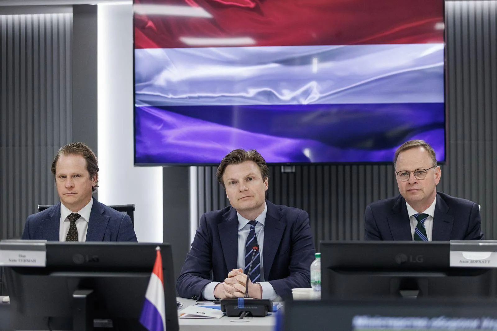 Dutch Defense Minister Visits Kyiv: Air and Sea Security on the Agenda ...